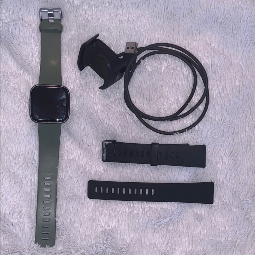 Fitbit Versa 2 Smartwatch - Gem
